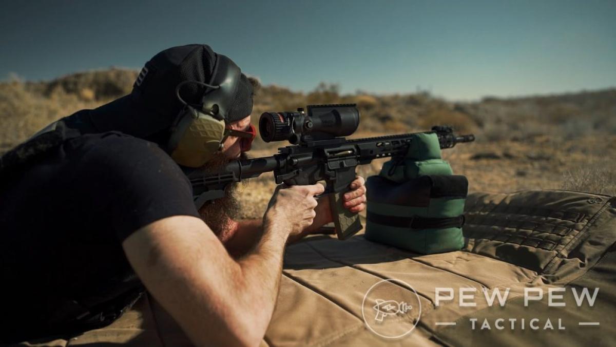 Military Optics: The Red Dots & Scopes Soldiers Use on the Battlefield ...