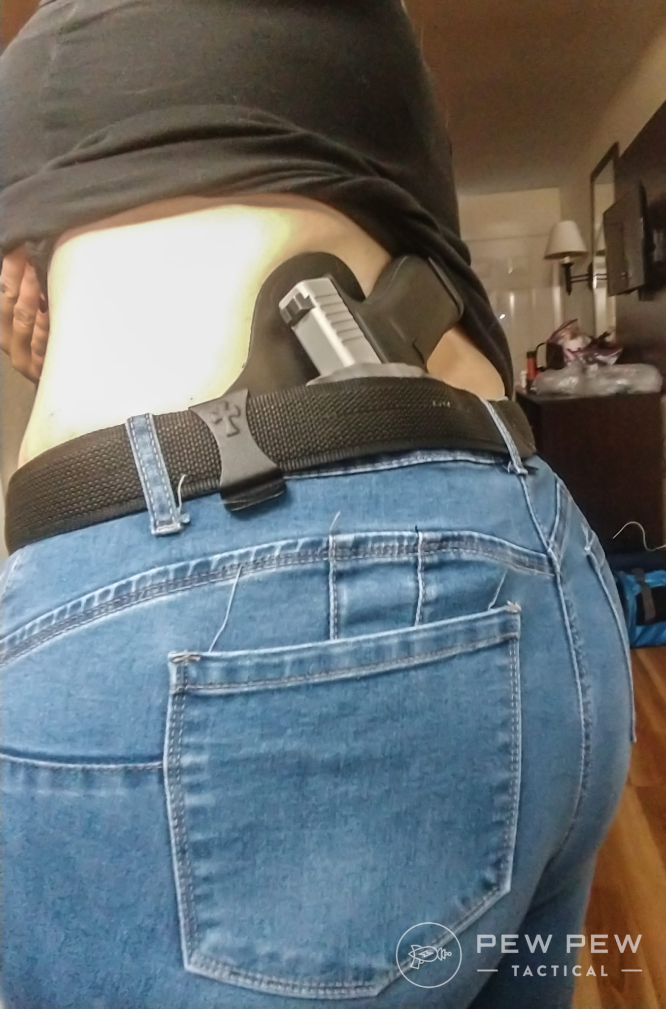 Open Carry vs Concealed Carry [Pros & Cons] - Pew Pew Tactical