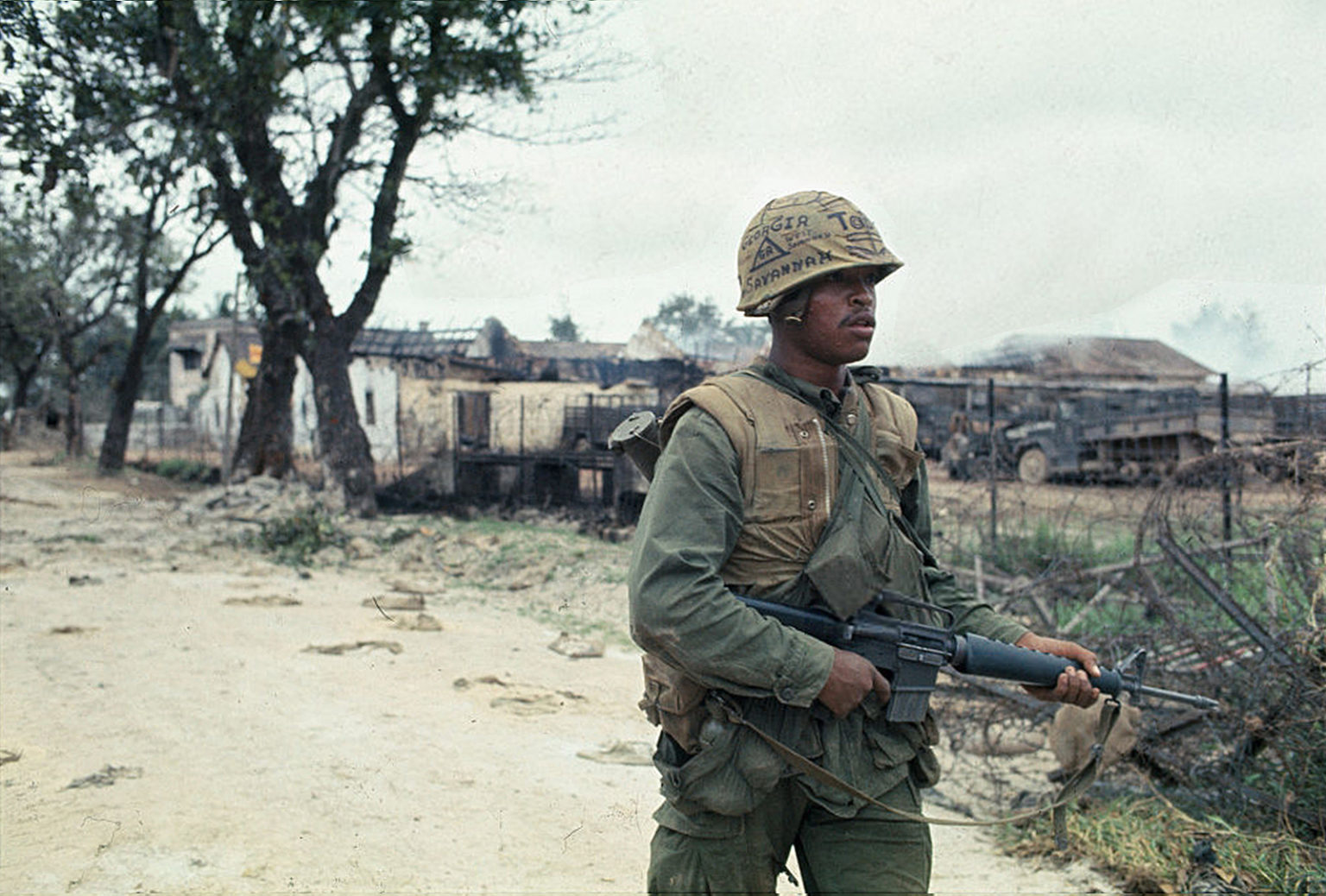 How And Why The M16 Failed In Vietnam (And Is It Reliable Today?) - Pew ...