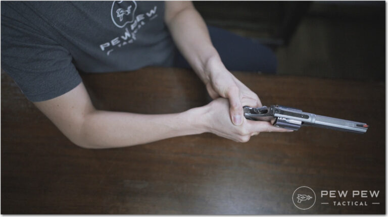 How to Grip a Pistol: Step-by-Step Instructions [With Videos] - Pew Pew ...