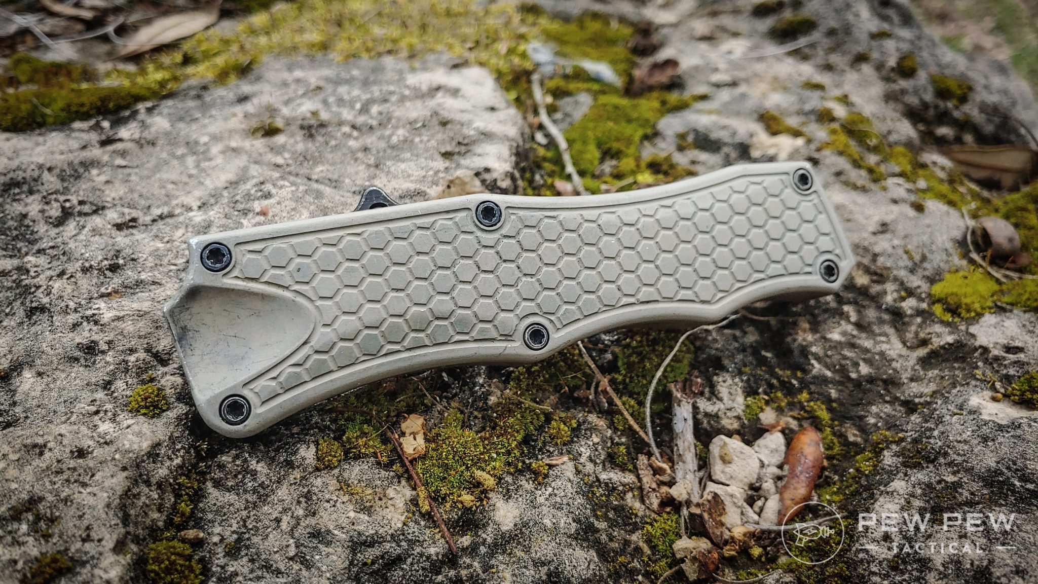 7 Best Self Defense Knives Under $300 - Pew Pew Tactical