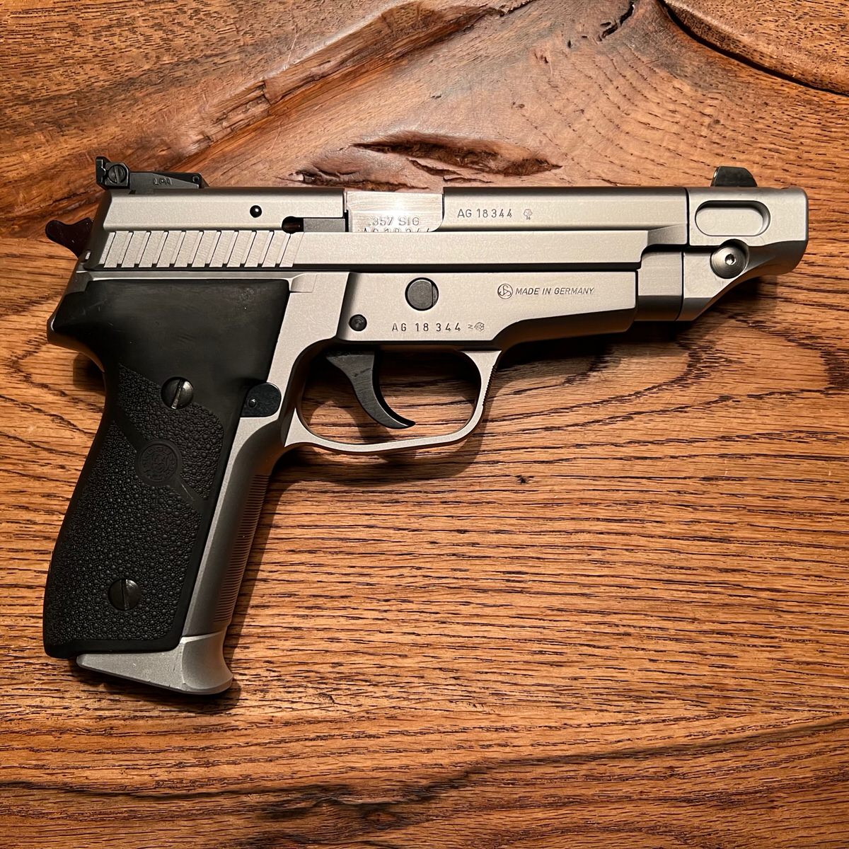 Guns of Pop Culture: "The Matrix" & the Sig Sauer P229 Sport - Pew Pew Tactical