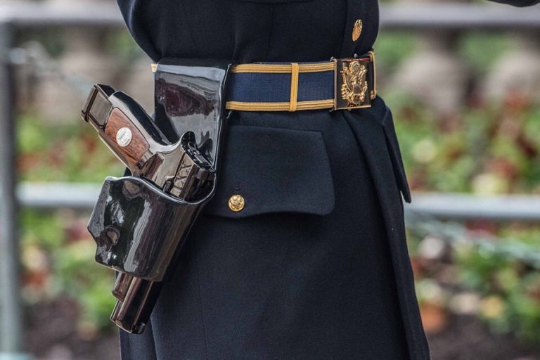 The Difference Between the Sig Sauer P320, M17 & M18 - Pew Pew Tactical