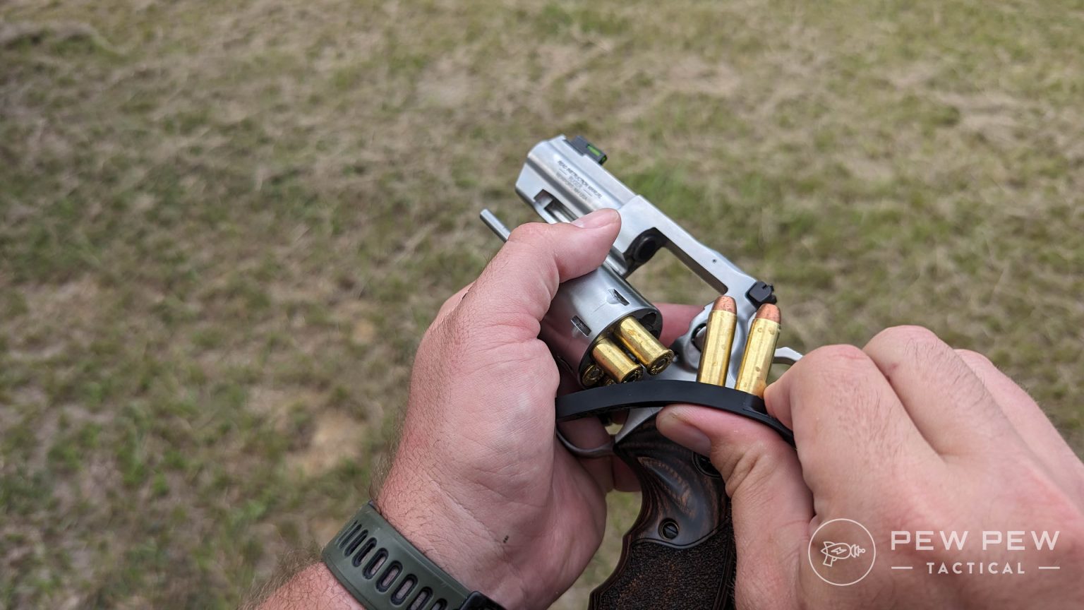 How to Reload a Revolver: Speed Loaders, Strips, & Moon Clips - Pew Pew ...