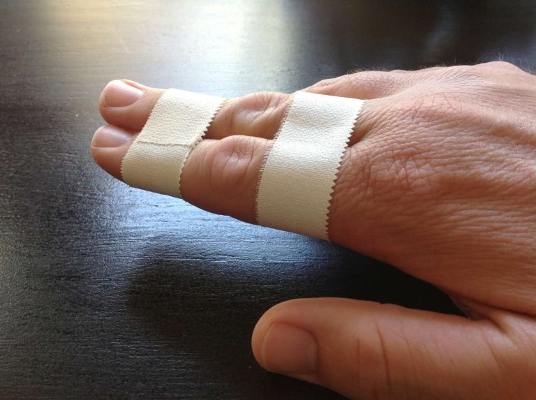 Tip of the Week: How to Tape Arthritic or Injured Fingers for Shooting ...